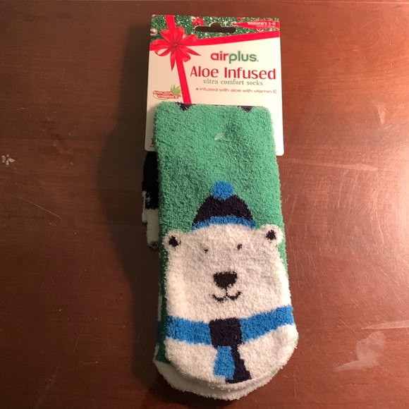 Other | Airplus Aloe Infused Ultra Comfort Socks | Poshmark